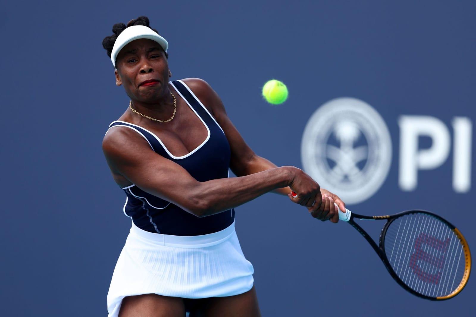 “Just hang up that racket for God’s sake” - Fans react as 44-year-old ...