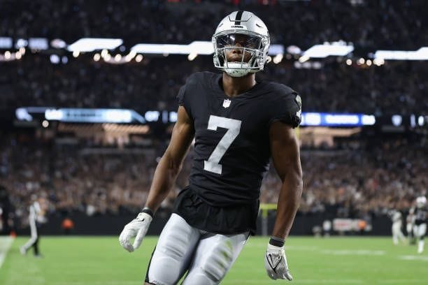 How many teams has Zay Jones played for?