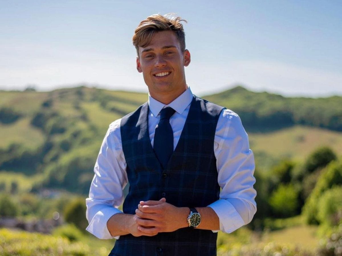 "I cannot stand this man" — Love Island USA fans react to Aaron ...