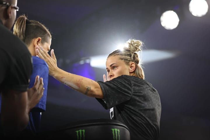 Power Slap: In Photos: Paige VanZant celebrates her victorious Power ...