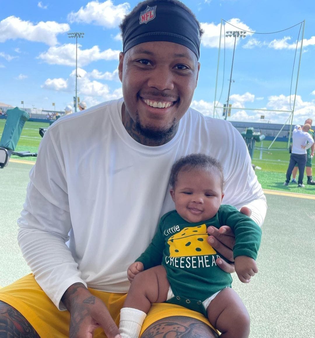 Who is Preston Smith kids? Meet Preston Smith: His kids, Age, Height ...