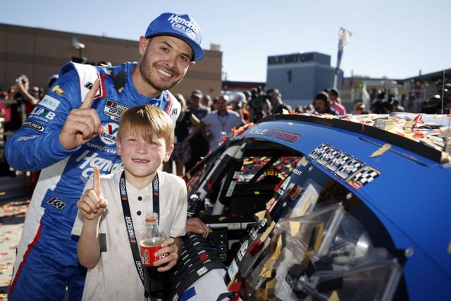 Kyle Larson and wife Katelyn Larson show their support to son Owen in ...