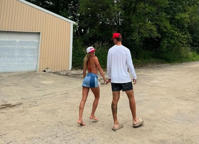 Who is Carson Beck Girlfriend Hanna Cavinder?