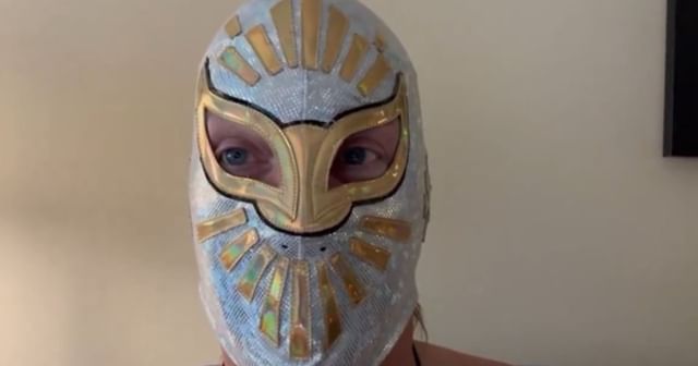 Chris Jericho dons mask and makes a big announcement three decades in ...