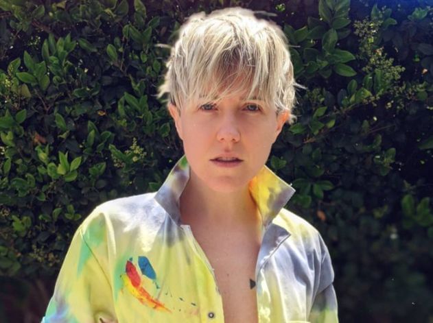 Who is Hannah Hart?`