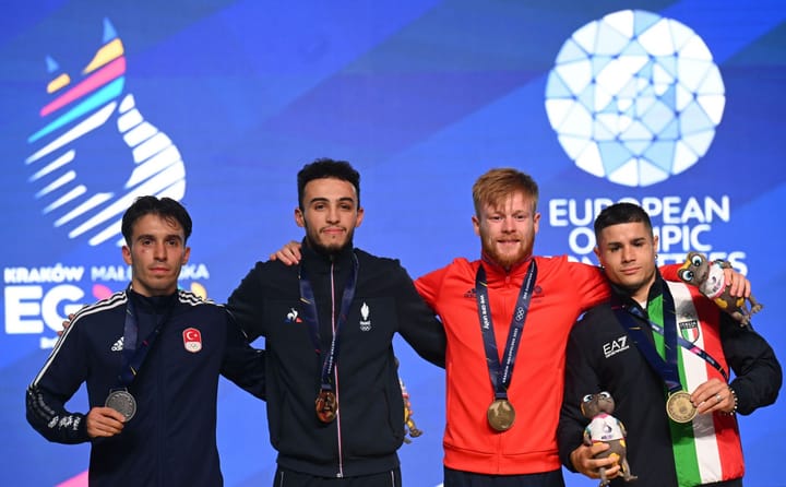 Who is Roscoe Hill? All about the American boxer mentored by coach ...