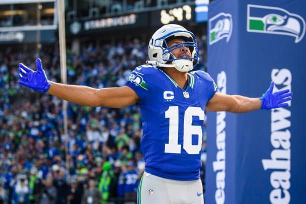 Seattle Seahawks Logo History - Evolution of the Logo and more