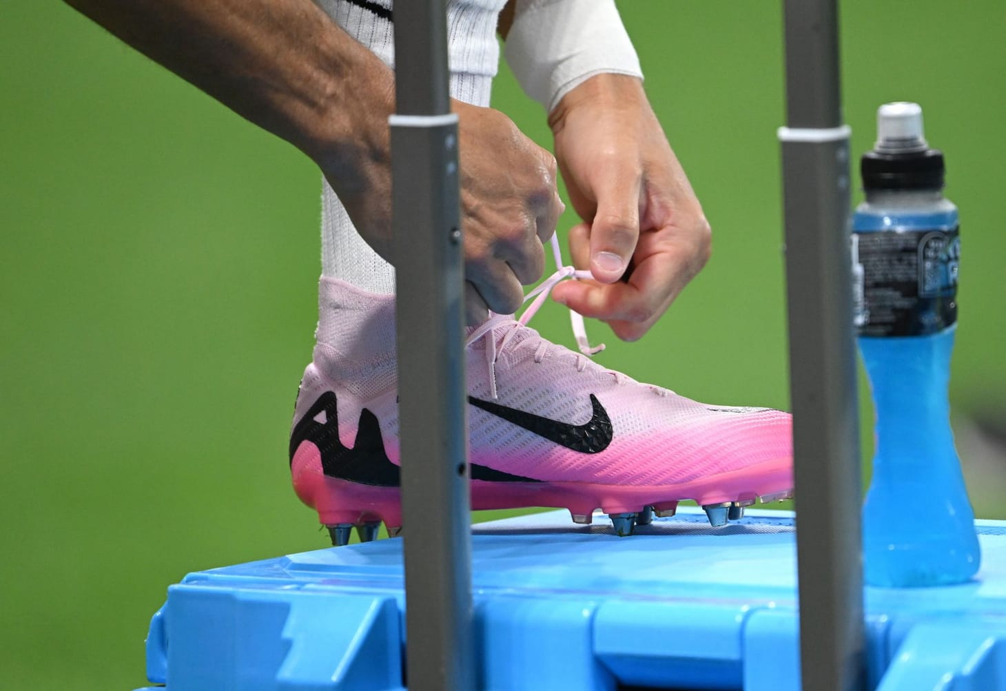 Cristiano Ronaldo spotted wearing shoes made by Nike’s rivals despite ...
