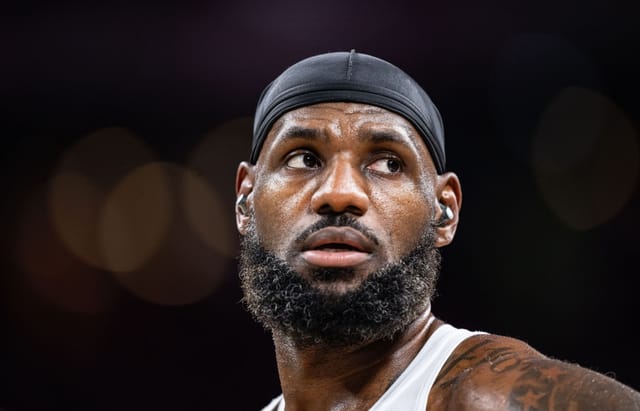 "Dunk of the Olympics": LeBron James leaves fans speechless as he turns ...