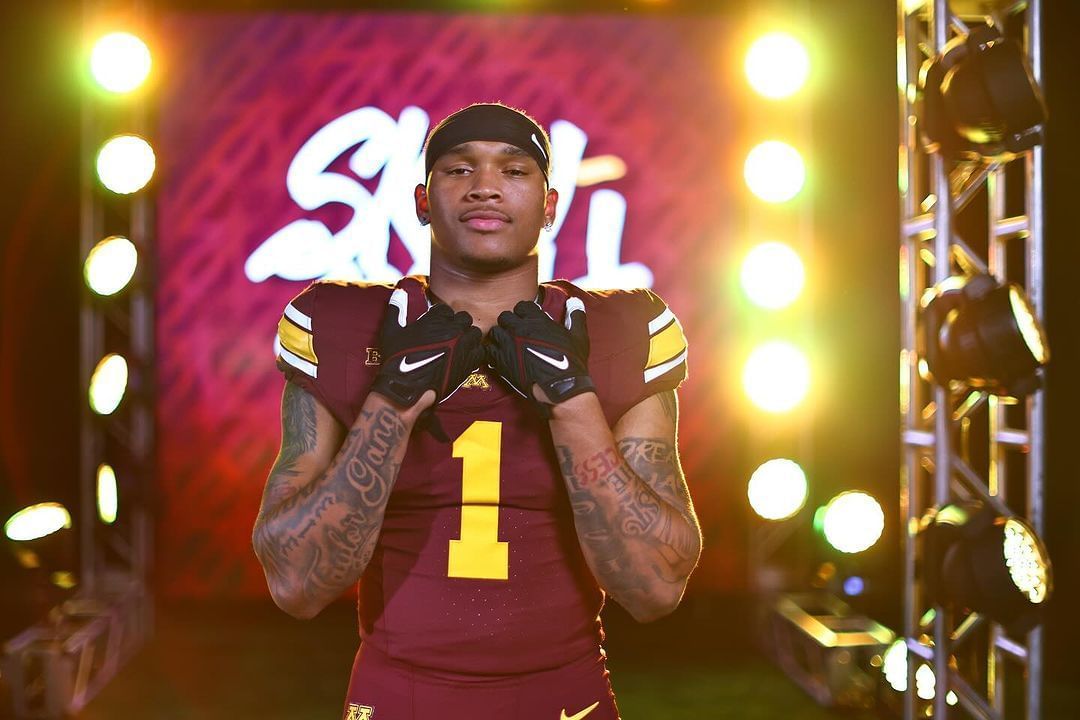 What is Darius Taylor’s Jersey Number?