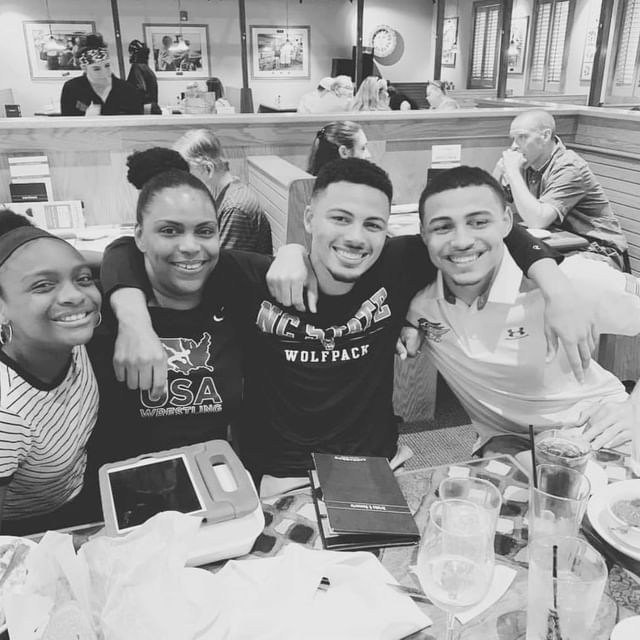 Aaron Brooks Family - Father, Mother, Siblings, Wife, Kids