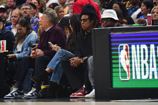 Jay-Z gives indecisive answer when asked to choose between Knicks and Nets