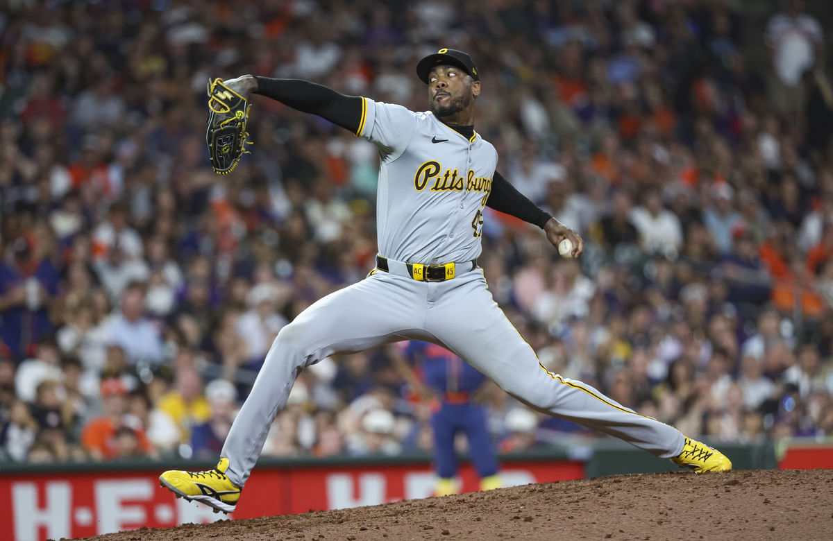 WATCH: Manny Machado left speechless by Aroldis Chapman's 104.7 mph ...