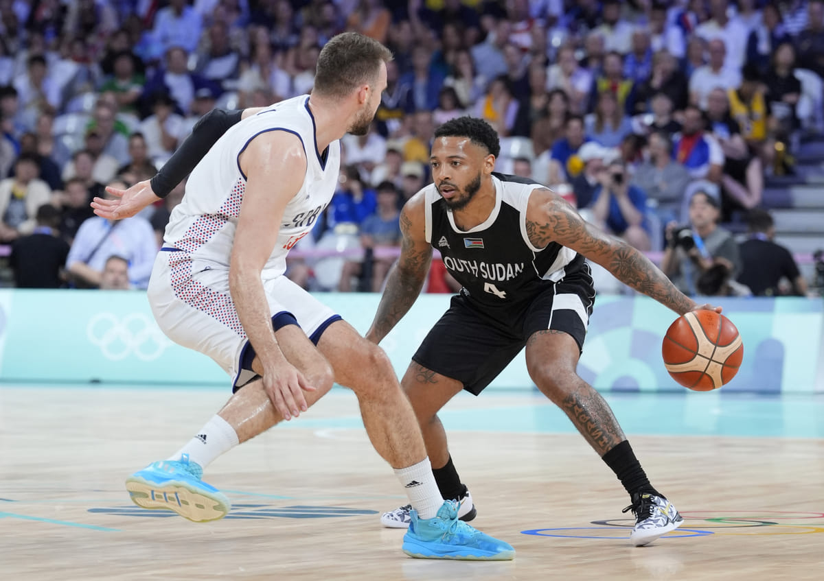 Former Bulls guard Carlik Jones debunks claims of turning down NBA ...