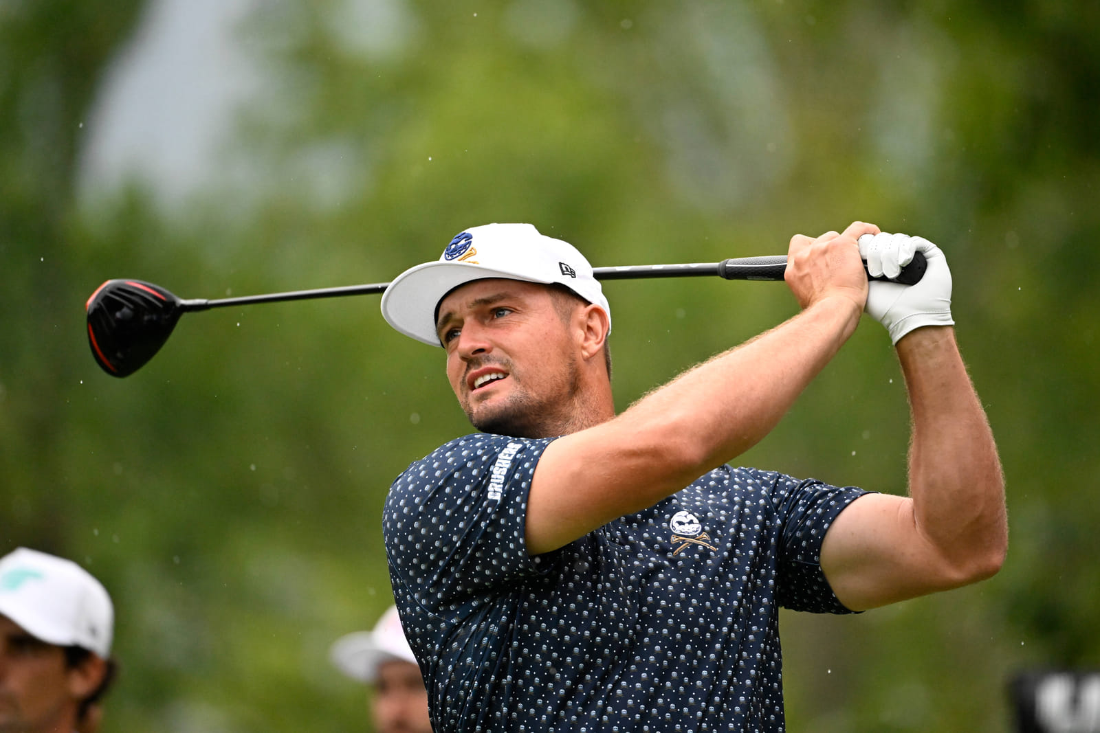 Bryson DeChambeau poses with gold play button, hits 1,000,000 ...