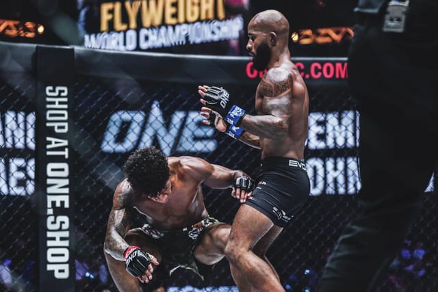 Demetrious Johnson knockout: WATCH: Demetrious Johnson's four-step ...