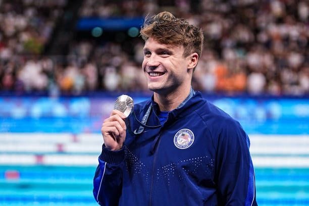 Are Bobby Finke and Nic Fink related?