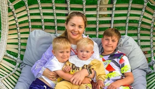 Who are Diana and Roma’s Parents?