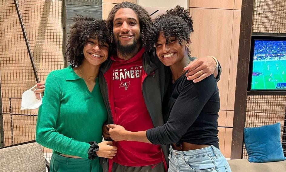 Who are the Siblings of Anna Cockrell?