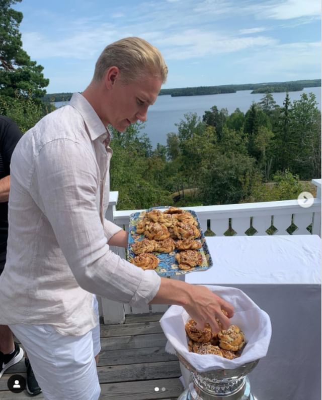 In Photos: Panthers' Gustav Forsling eats cinnamon rolls out of Stanley ...