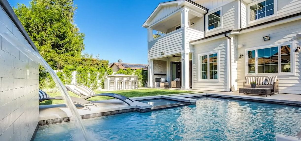 Where is James Charles’s House?