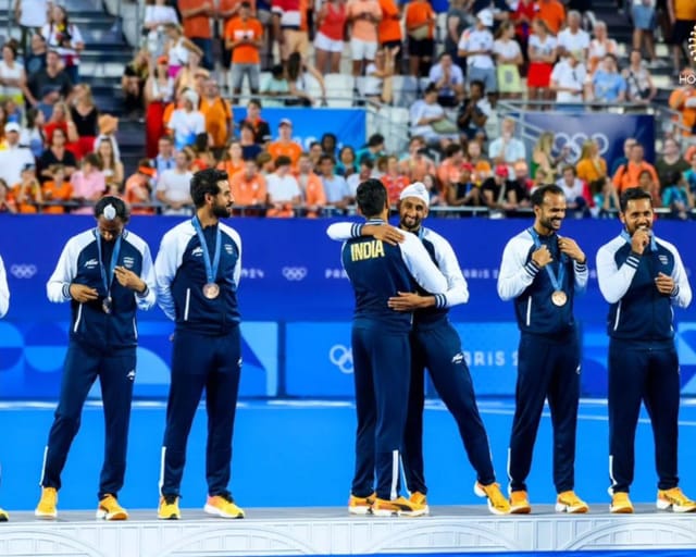 [Watch] Indian men's hockey team receives bronze medal following 2-1 ...
