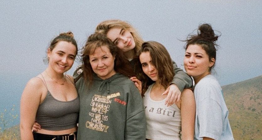 Who are Sabrina Carpenter's siblings, Cayla, Shannon, and Sarah?