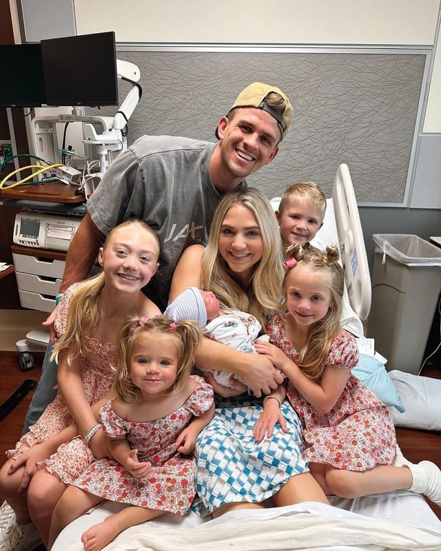 Who are Savannah LaBrant’s kids?