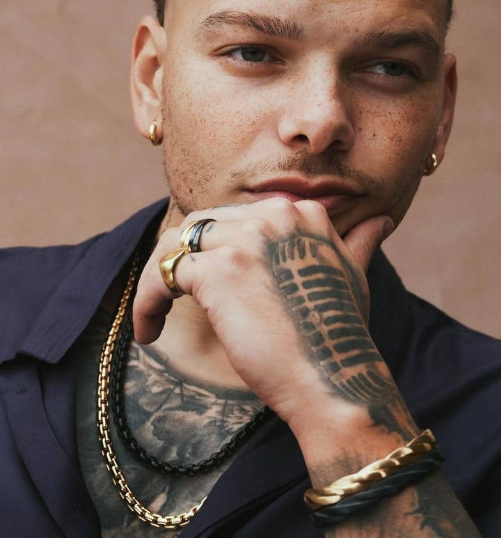 What tattoos does Kane Brown have?