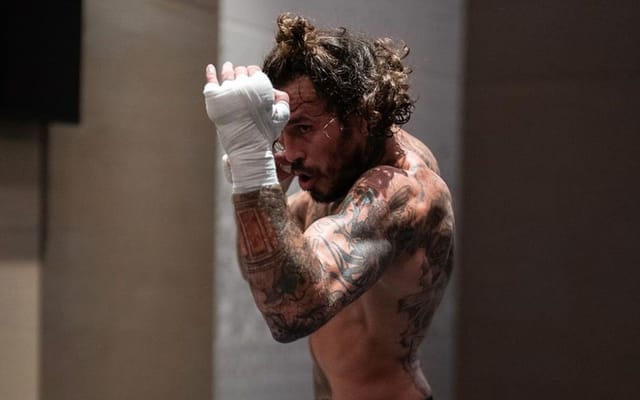 In Photos: Marlon Vera rocks an Erling Haaland jersey in intense ...