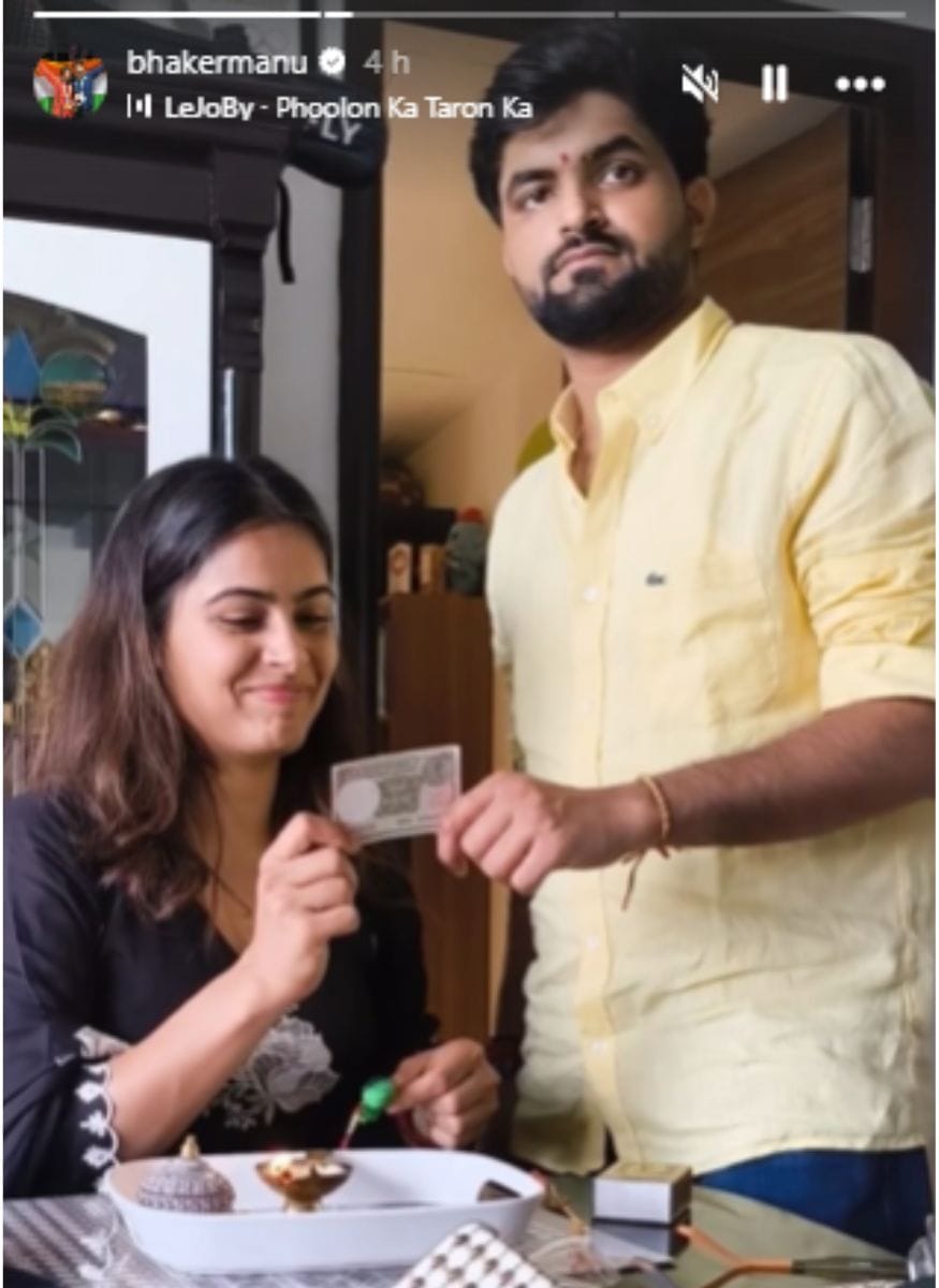 Paris Olympics bronze medalist Manu Bhaker celebrates Raksha Bandhan ...
