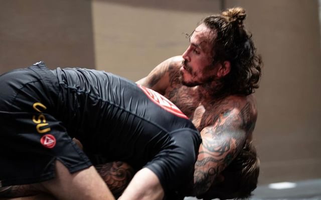 In Photos: Marlon Vera rocks an Erling Haaland jersey in intense ...