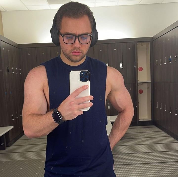 How Much is Mizkif’s Total Net Worth?