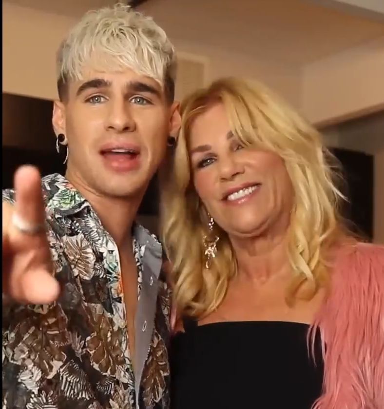 Who are Brad Mondo's parents?