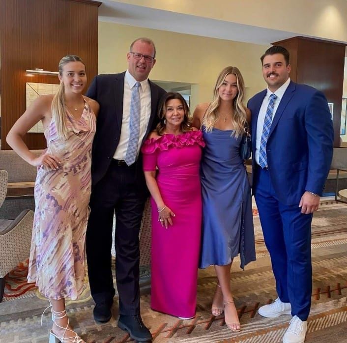 Who are the parents of Jon Runyan? Age, Nationality and more