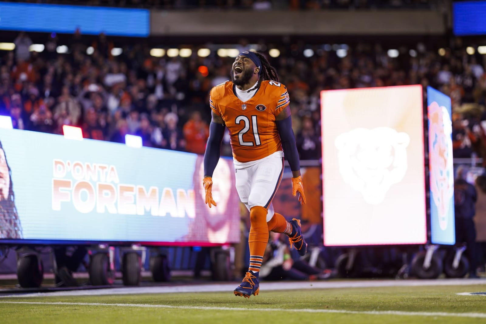 What happened to D'Onta Foreman? Browns RB immobilized, taken to ...