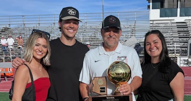 Who are Noah Beck’s‘sisters, Haley and Tatum?