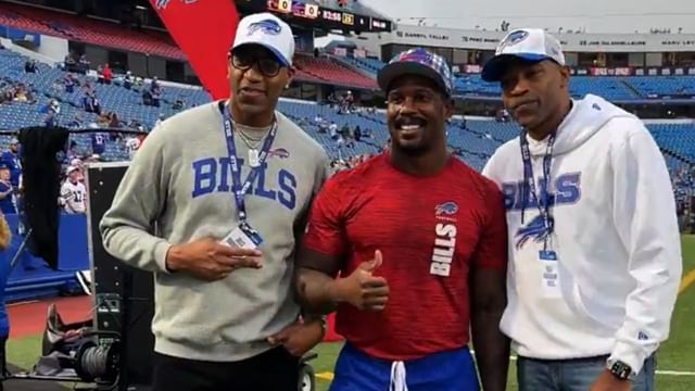 In Photos: Vince Carter & Tracy McGrady catch Buffalo Bills action & take snaps with NFL stars ...