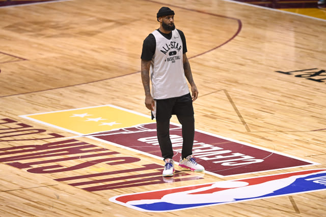 LeBron James wastes no time in rocking first-ever signature $130 Nike ...