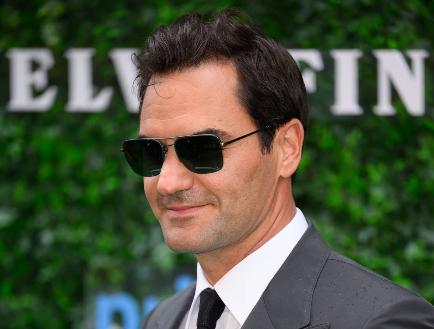 WATCH: Roger Federer welcomed with thunderous cheers as he arrives at ...