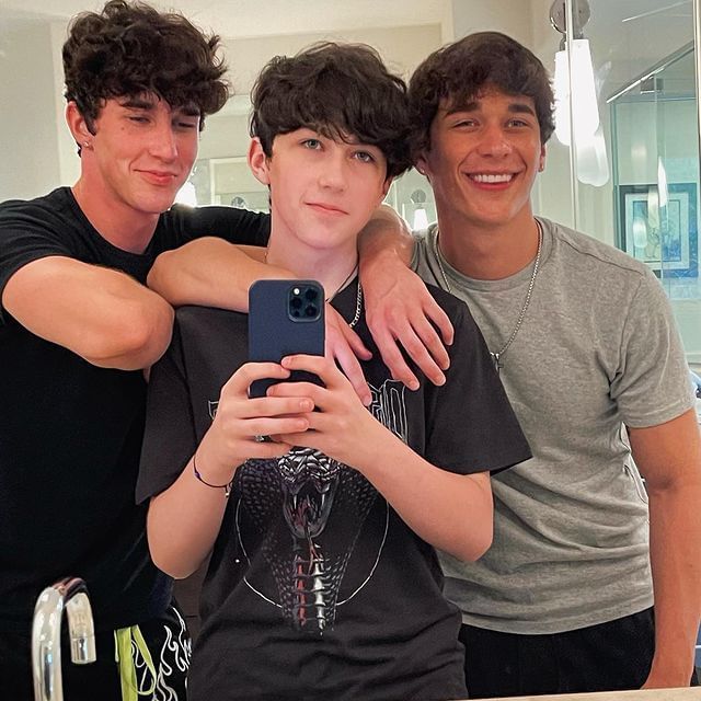 Who are Hunter Rowland's Brothers, Brandon Rowland, and Ashton Rowland?