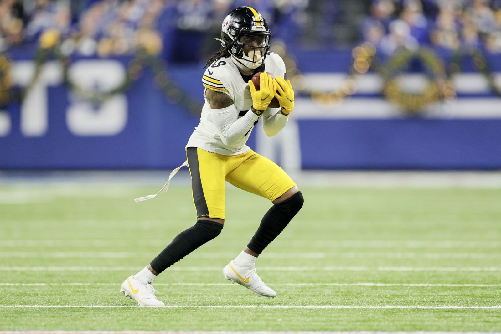 What is Diontae Johnson's Contract Breakdown? Know his Salary, Bonuses ...