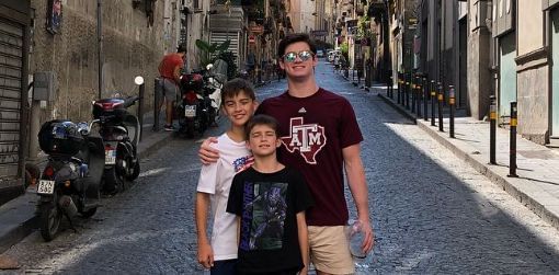 Who are Alex Ojeda’s brothers?