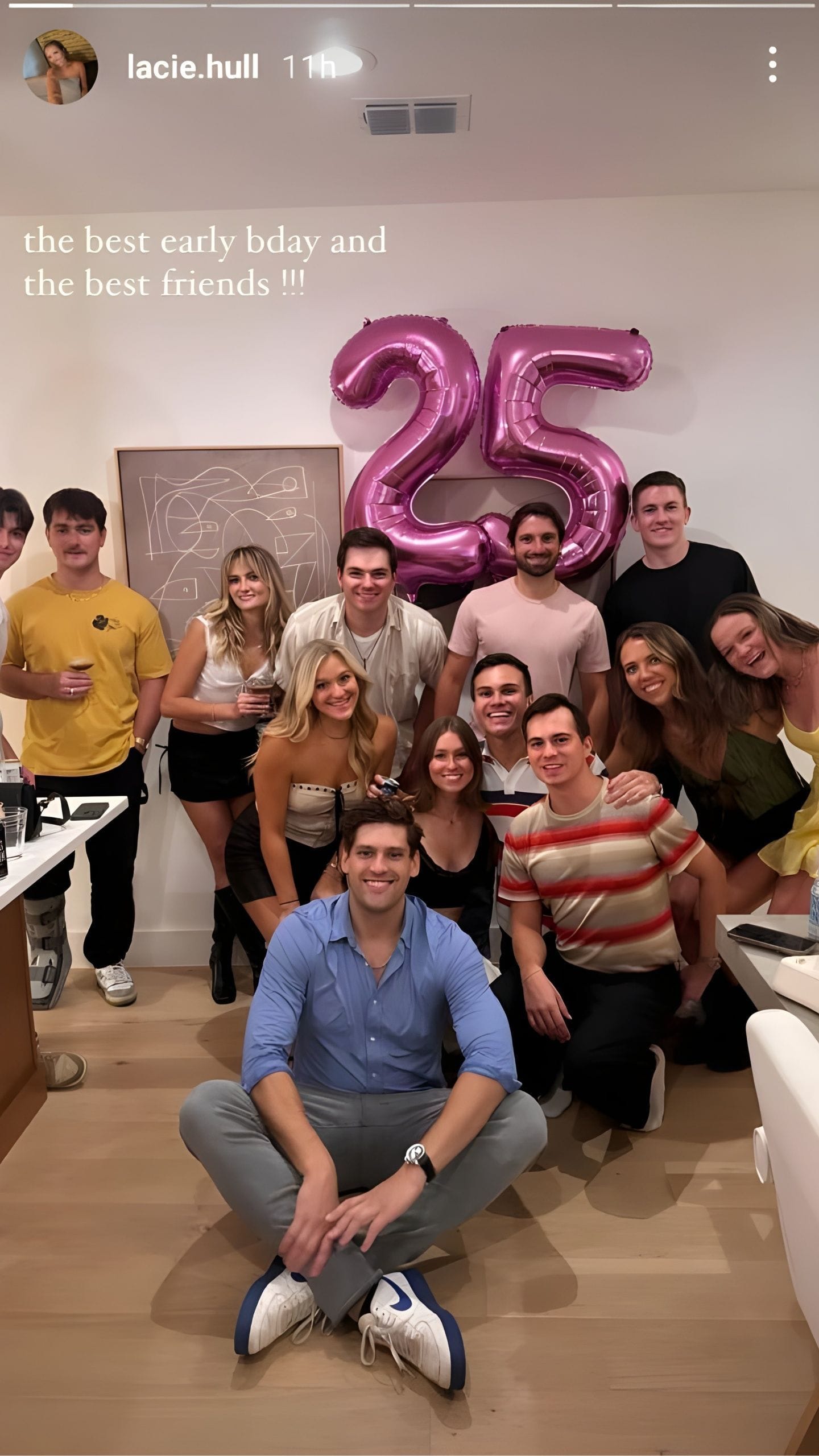 In Photos: Lexie Hull's twin sister Lacie Hull "too old for Leonardo ...