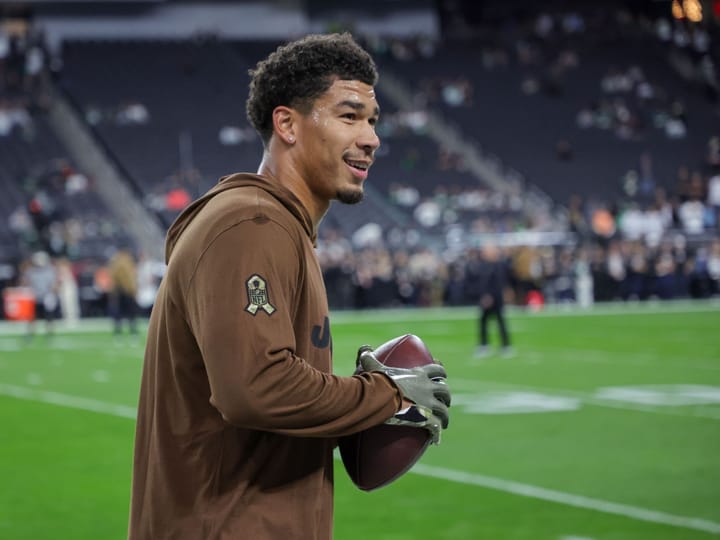 Discover Allen Lazard's Playing Position