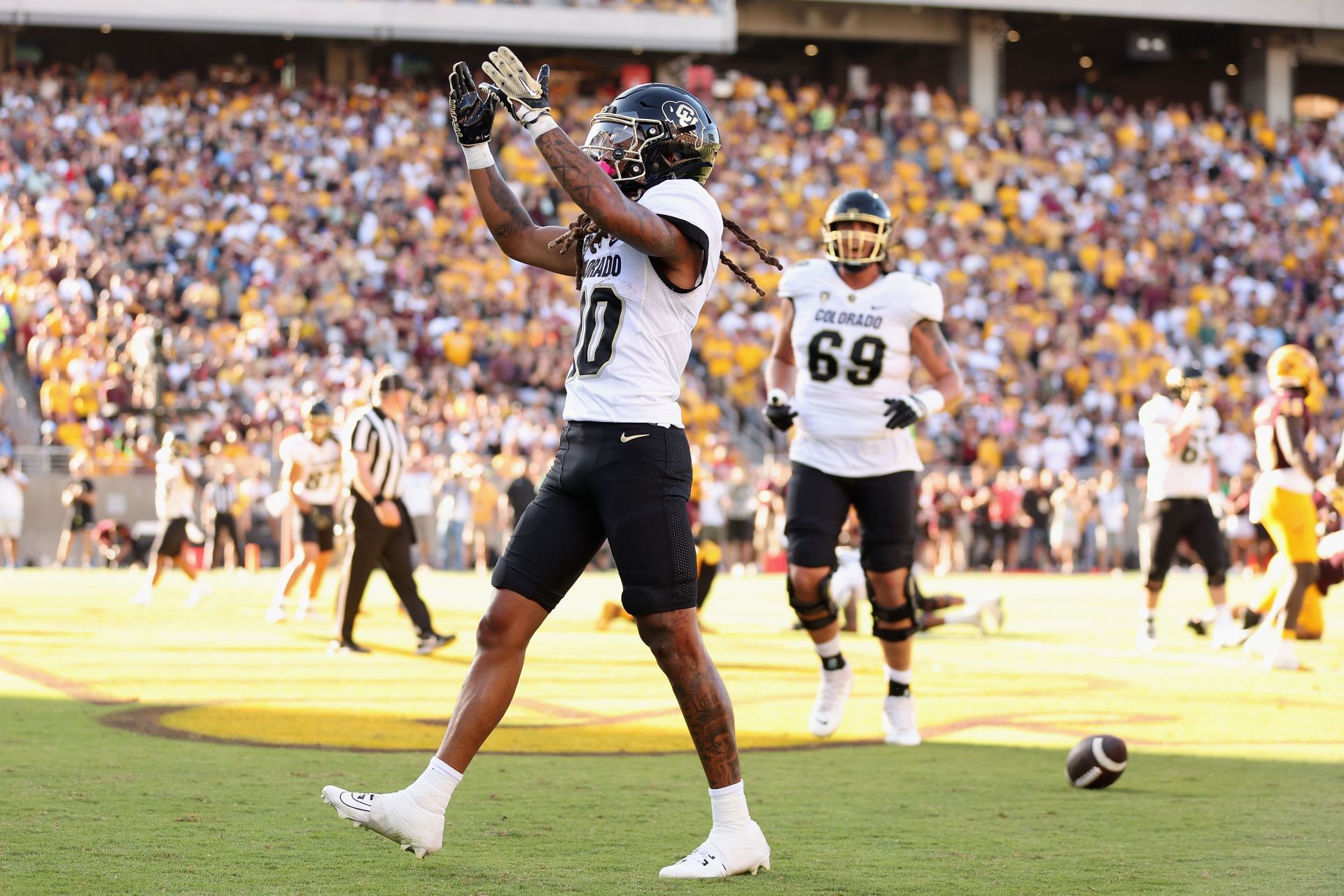 Xavier Weaver Hometown - Xavier Weaver Nationality, Hometown and more.