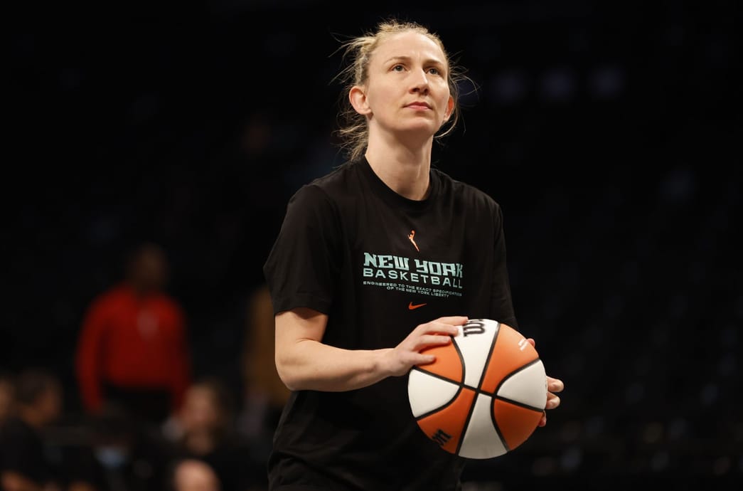 Courtney Vandersloot College - Career, Achievements and more