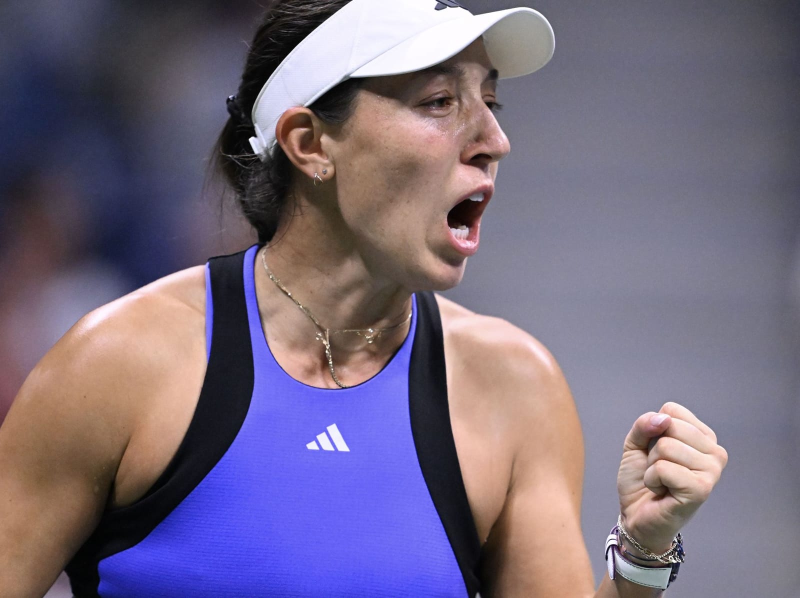 Jessica Pegula turns emotional addressing parents, husband, sister ...