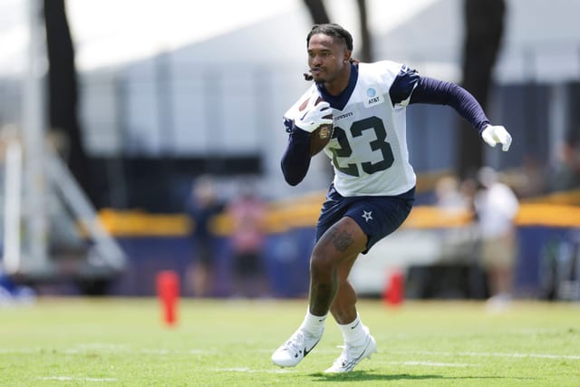 Cowboys fans celebrate as Rico Dowdle scores TD after two flags in redzone - "Giants defense is ...