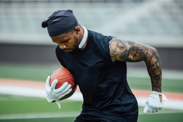 What do NFL players wear around their neck? Explaining the band used by ...